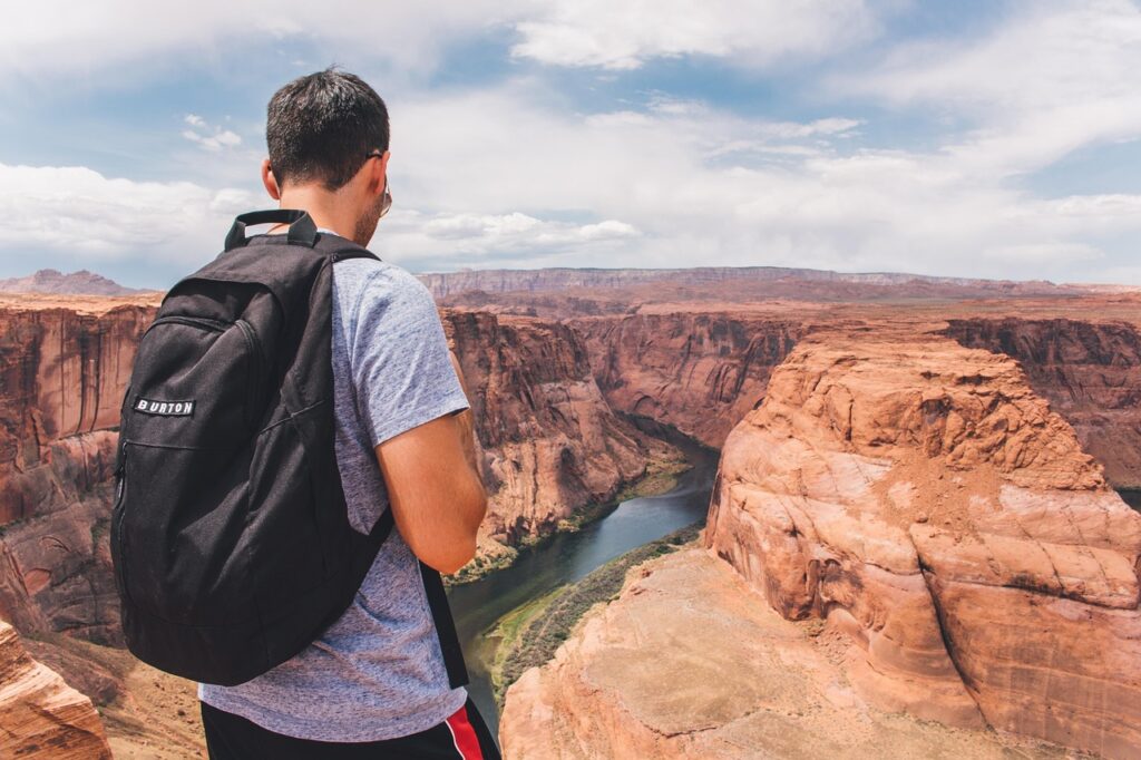 5 Reasons Why an Ergonomic Backpack is Better for Your Back