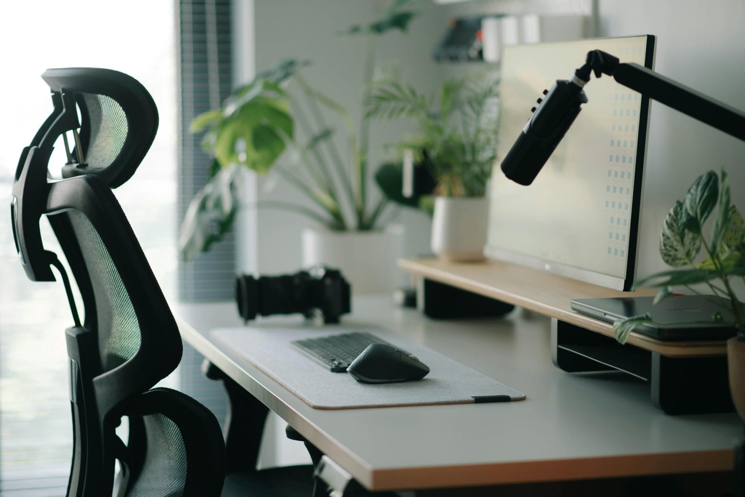 Top 10 Ergonomic Office Supplies for a Comfortable Work Setup